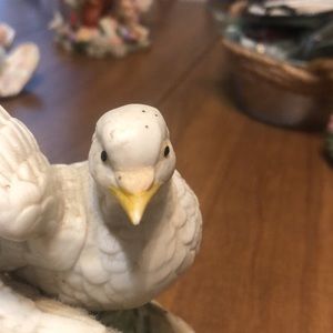 Accents | Vintage Gorham Porcelain Music Box With Two White Doves Plays ...